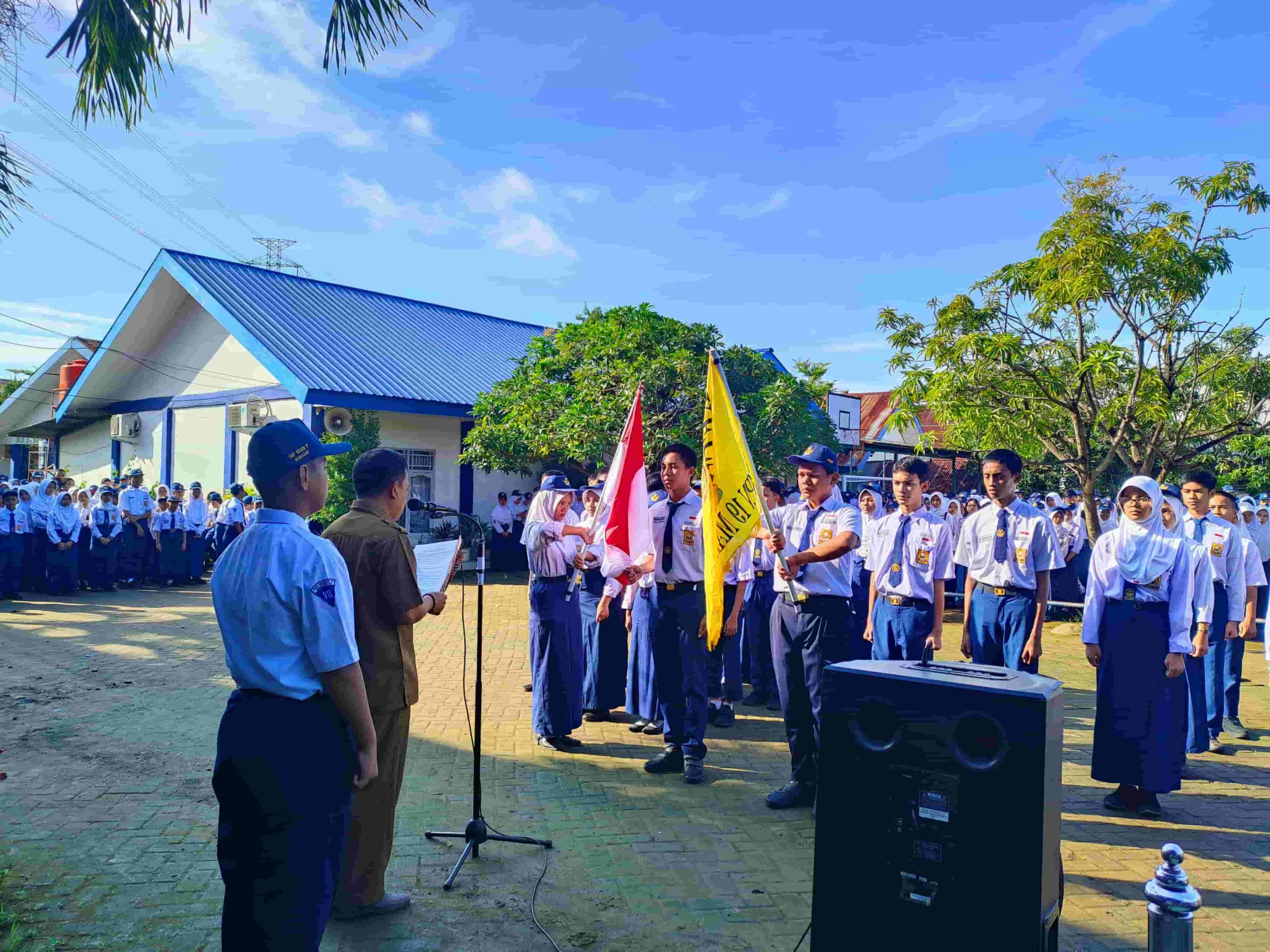 Muhammad Kasim Lantik Pengurus OSIS SMPN 19 Makassar Tahun 2025 ...