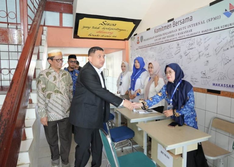 Pantau SPMB 2026 di SMPN 3 dan 6 Makassar, Munafri Pastikan Seleksi ...